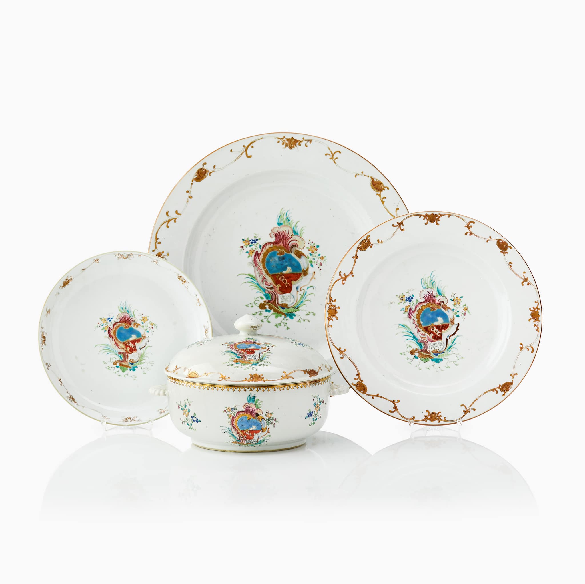 TERRIN MED LOCK OCH TRE FAT, FYRA DELAR — Ghorbany